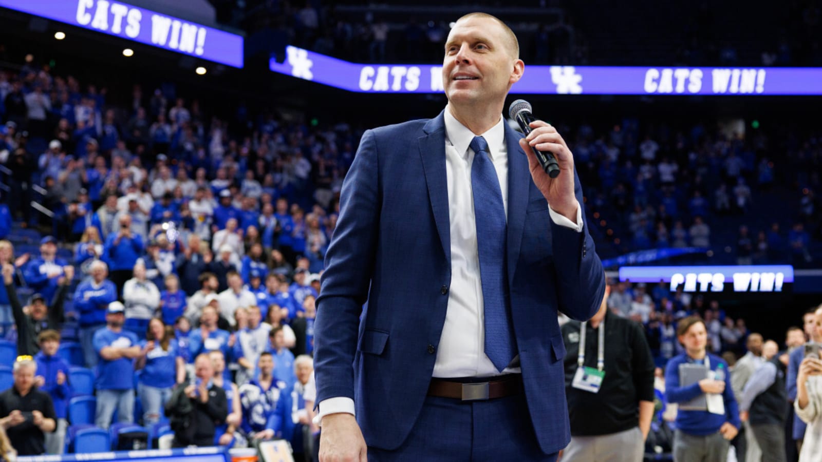 No. 3 College Basketball Recruit Gets Good News from Kentucky's Mark ...