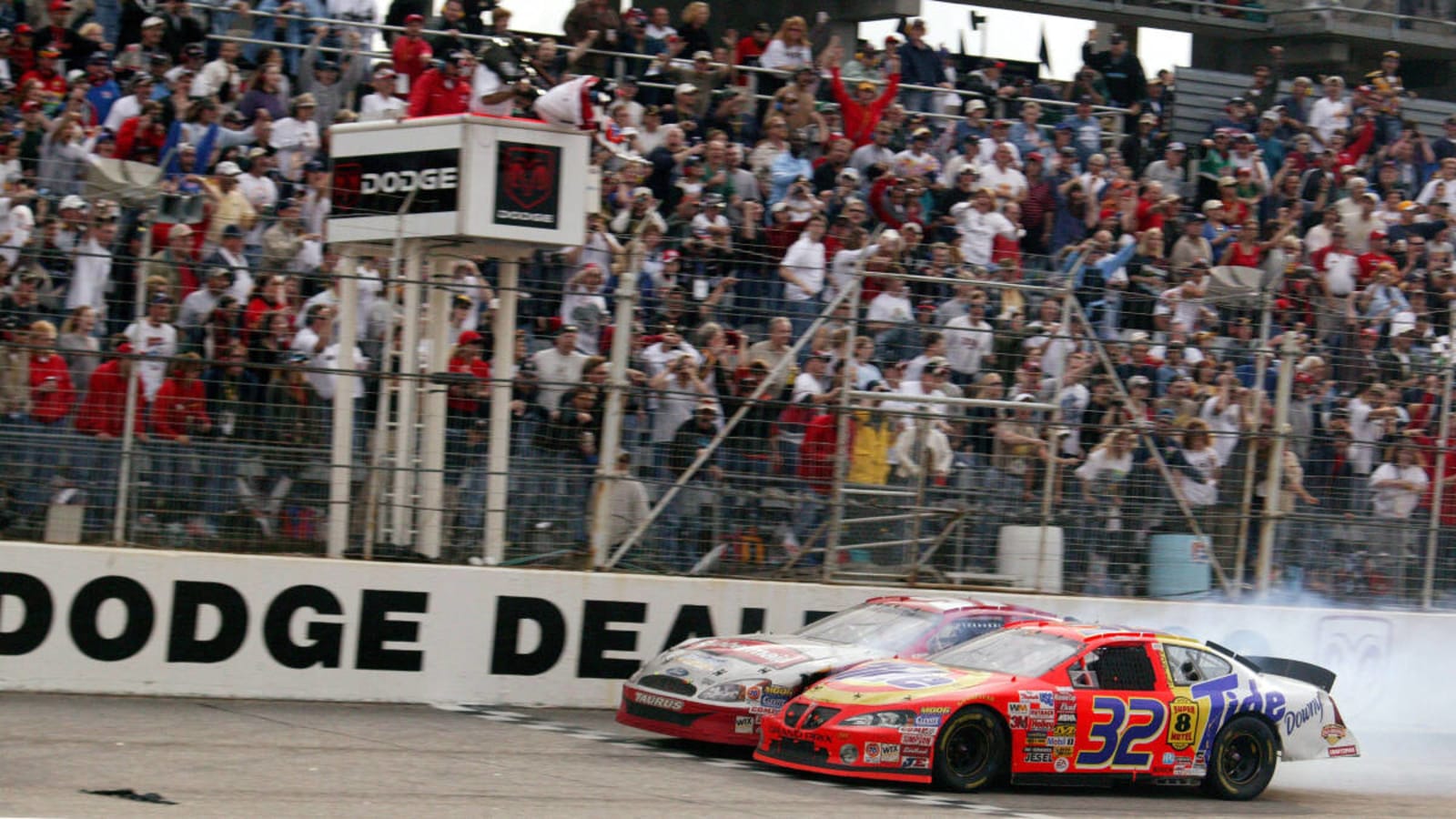 Darlington Throwback: Ricky Craven, Kurt Busch duel in closest finish ...