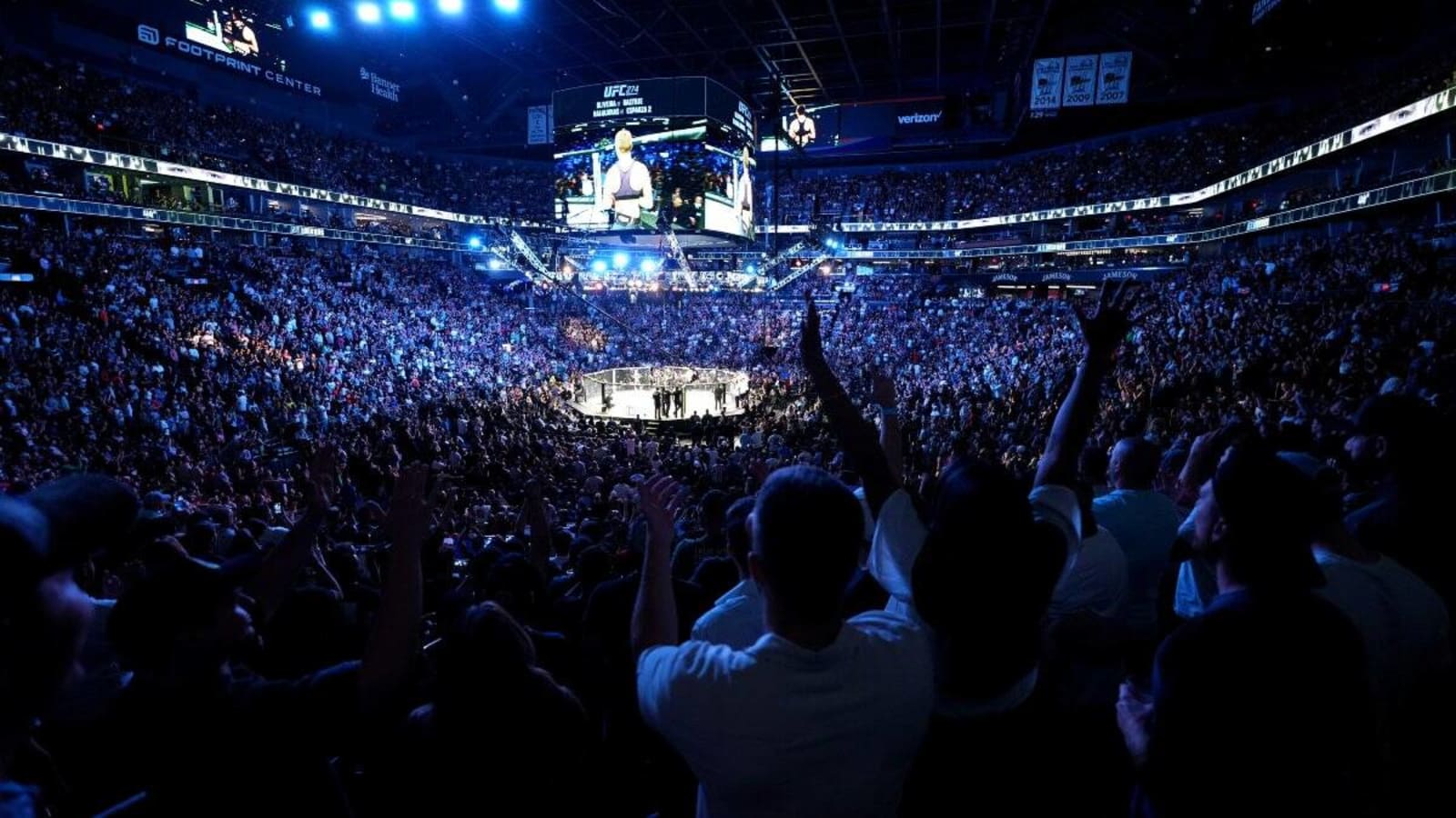 UFC 285 Parlay: Lock in this huge +558 UFC 285 main card parlay ...