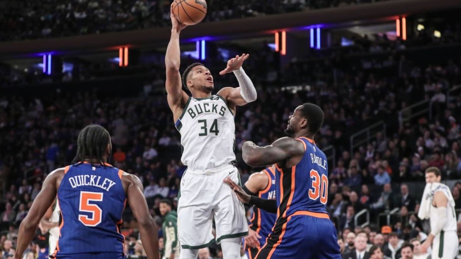 The Milwaukee Bucks beat the New York Knicks for their season-high 7th ...