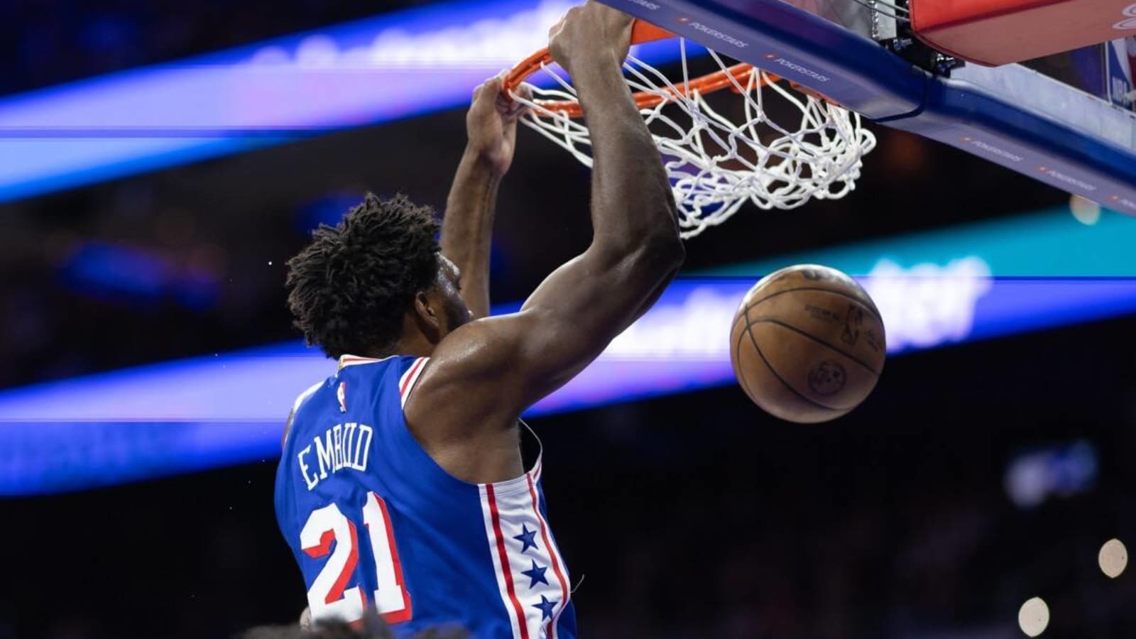 Joel Embiid's Dunk Is Going Viral In Bulls-76ers Game | Yardbarker