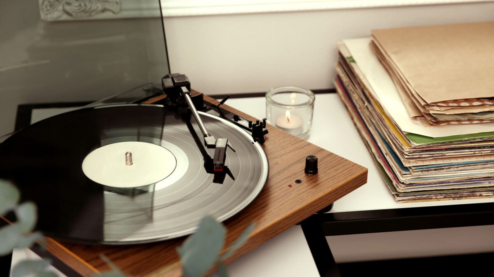 How to Clean a Record Player | Yardbarker