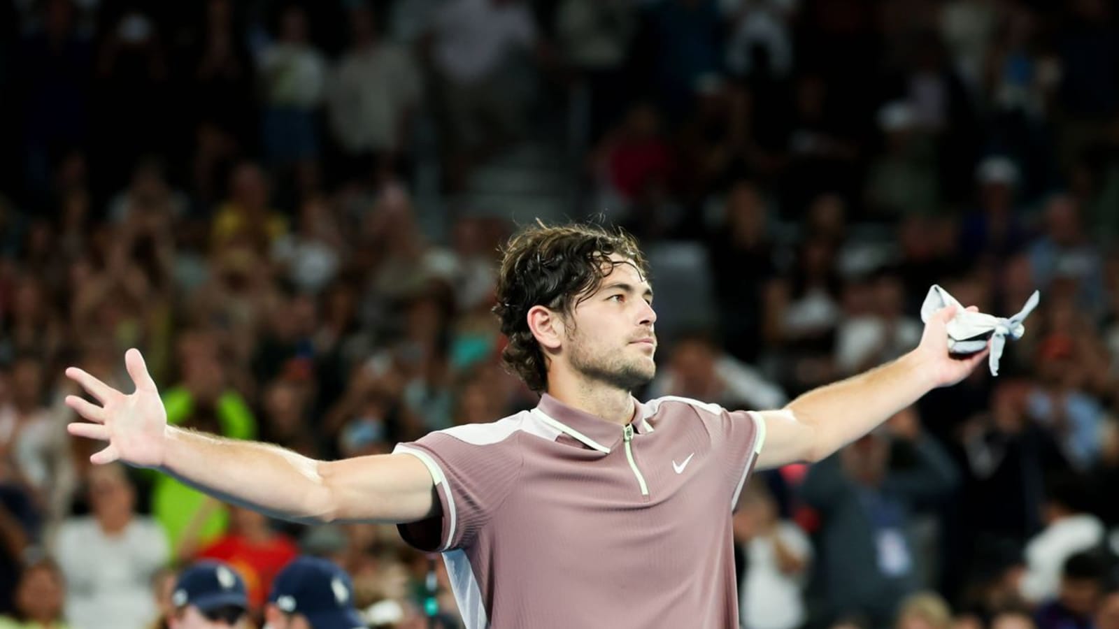 Taylor Fritz spotted at NFL game, riles up crowd in support of Los ...