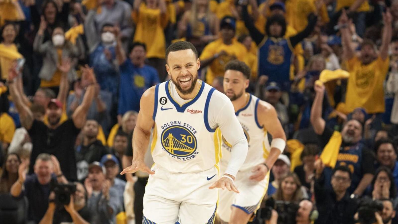 Steph Curry Made A Circus Shot In Lakers-Warriors Game | Yardbarker