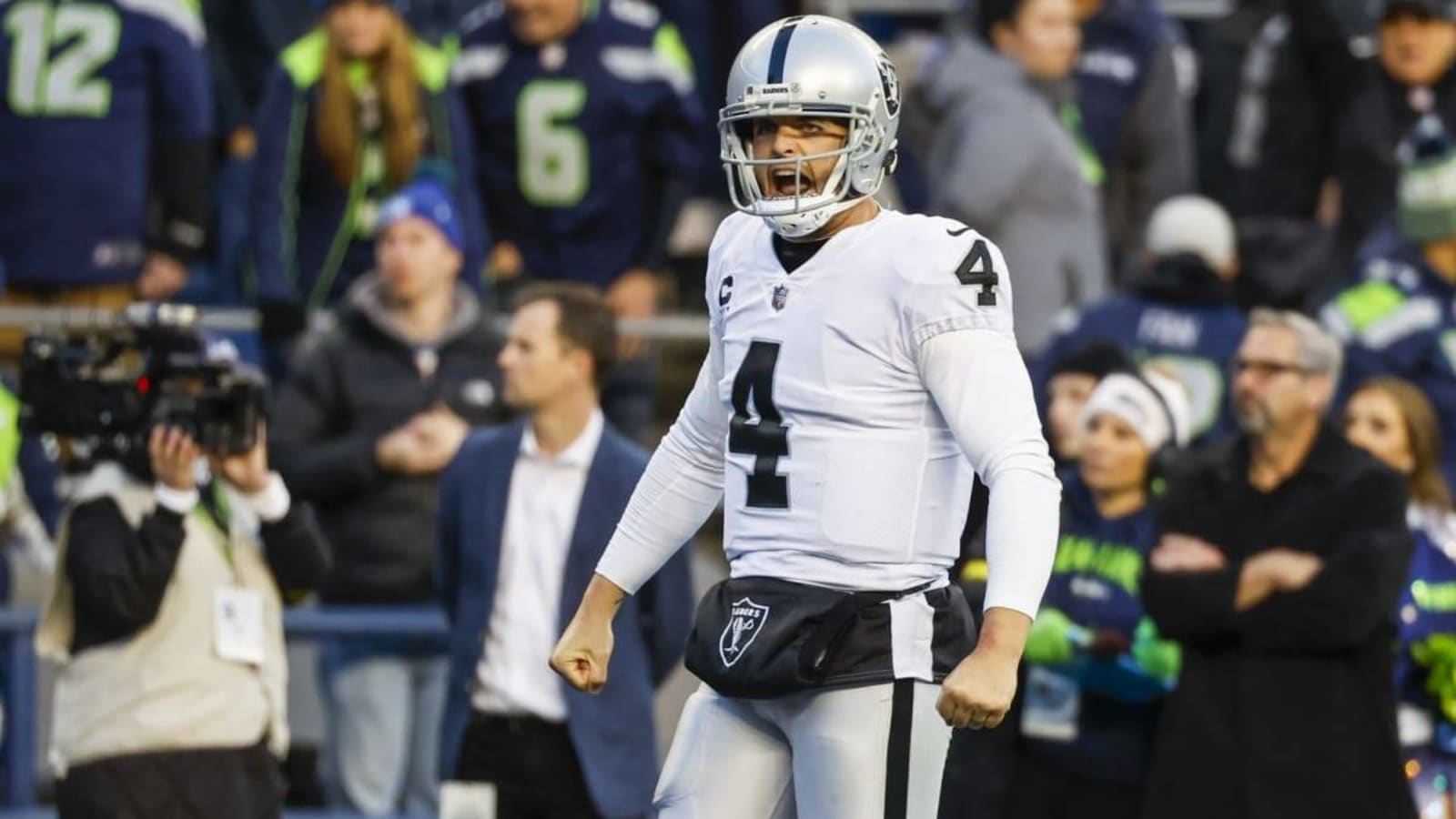 Raiders OC Mick Lombardi on Derek Carr's Bounce-Back Ability | Yardbarker