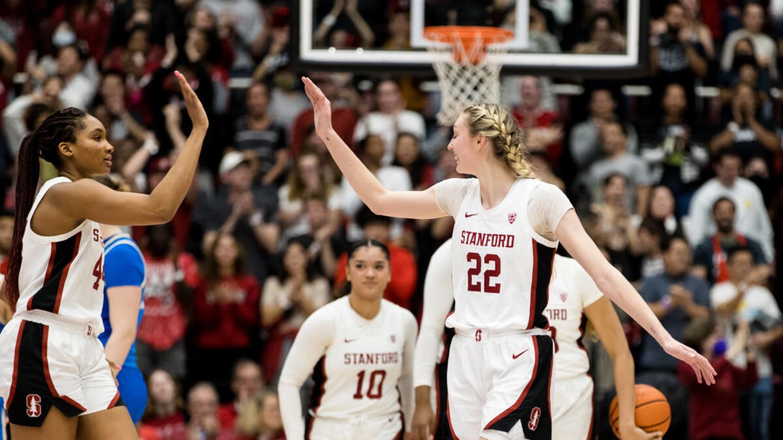 Cameron Brink's career day leads No. 4 Stanford to huge road win over ...