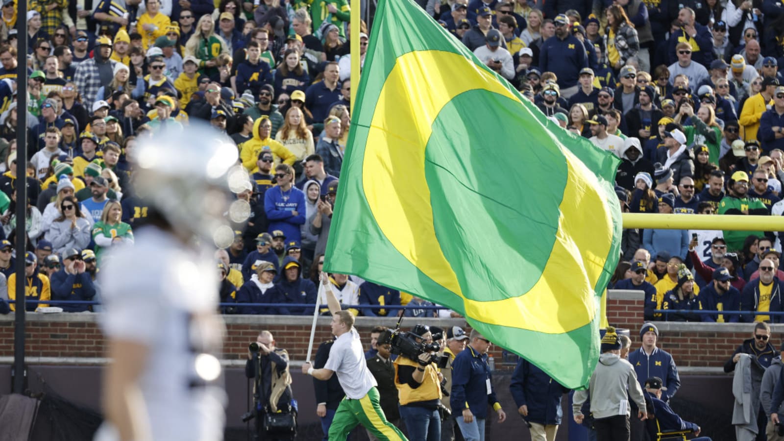 Oregon 2025 Football Schedule: Best & Worst Scenarios, Season ...