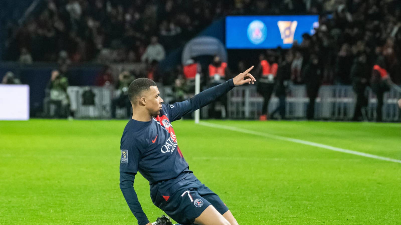Report: Kylian Mbappe Has Already Signed Real Madrid Contract | Yardbarker