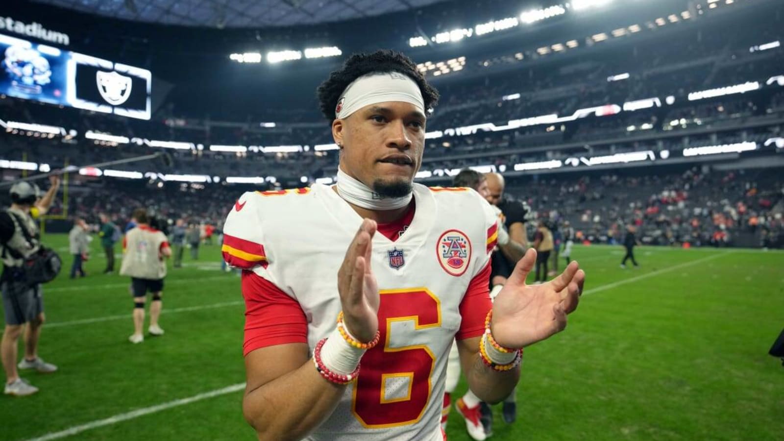 Bryan Cook Drawing Praise as ‘Quarterback’ of Chiefs’ Defense | Yardbarker