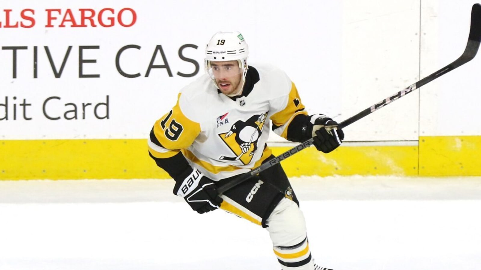 Rangers Fans Get First Look at Reilly Smith in Preseason Game vs ...