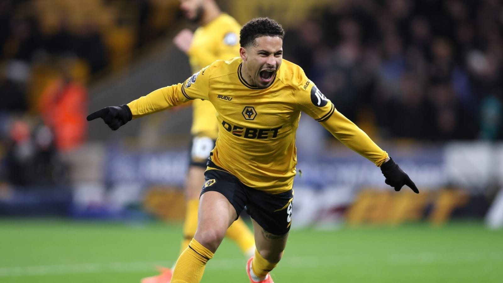 Not Anderson or Baleba: 'Outstanding' Premier League midfielder wants ...