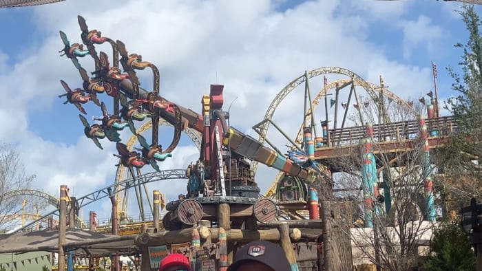 Universal Epic Universe’s Isle of Berk Is a Dragon Animatronic ...
