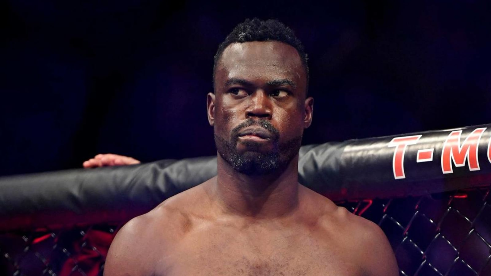 Weidman-Hall UFC fight postponed, could be part of UFC 261? | Yardbarker