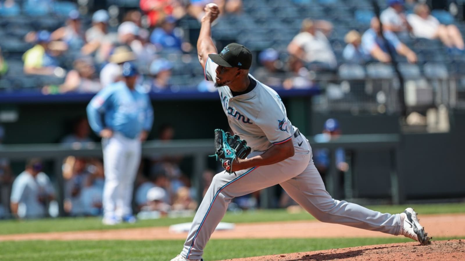 Mets add controllable relief pitcher from the Miami Marlins | Yardbarker