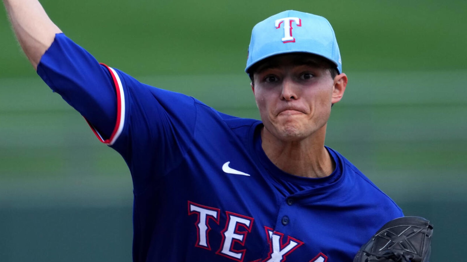 Rangers top pitching prospect to make debut | Yardbarker