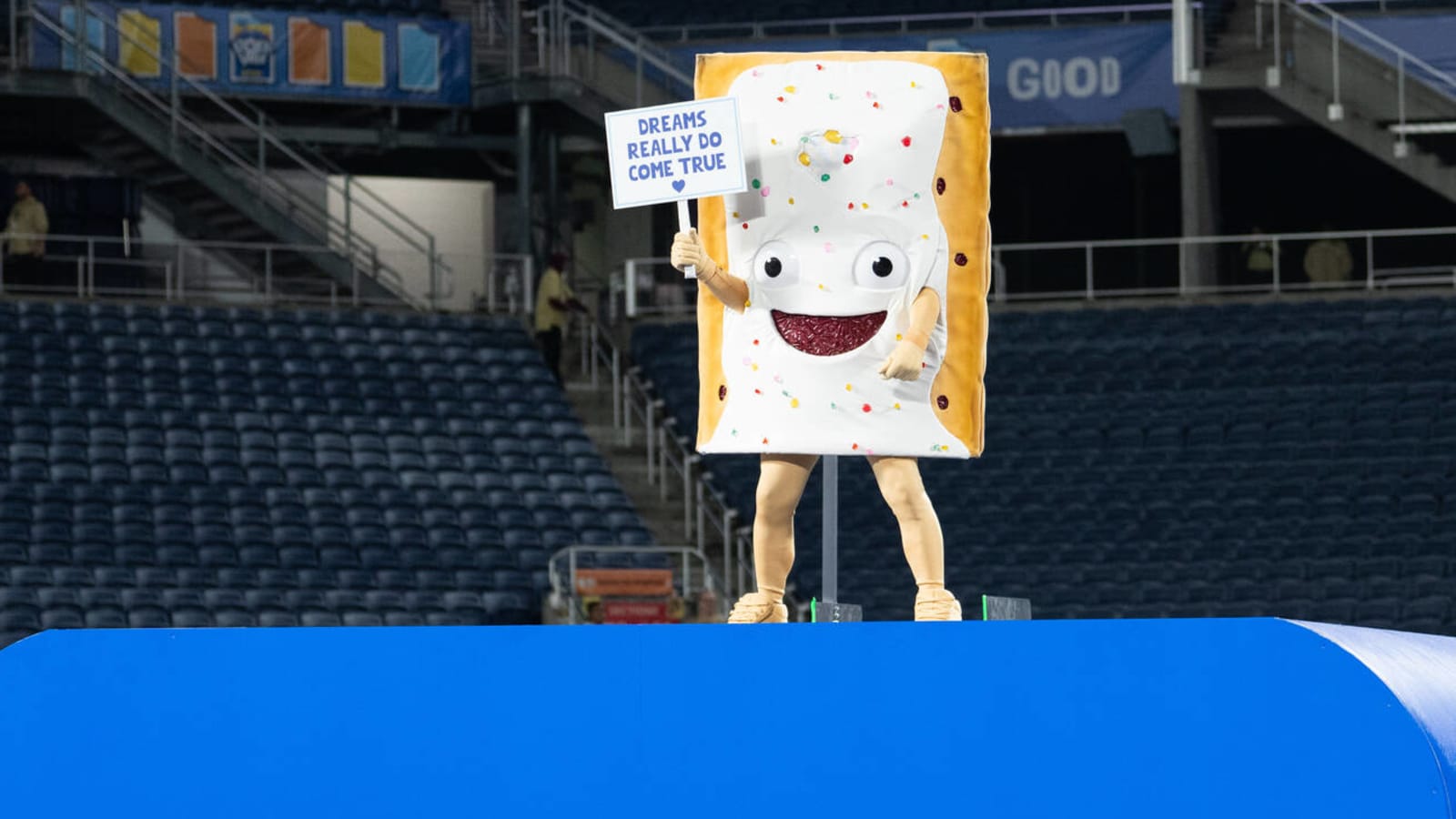 Stanford Tree mascot posts eulogy for Pop-Tarts friend | Yardbarker