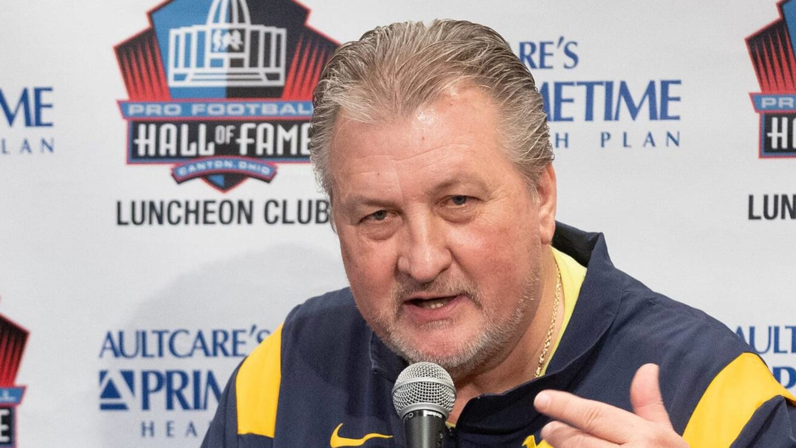 How Huggins resignation impacts WVU's transfer class | Yardbarker