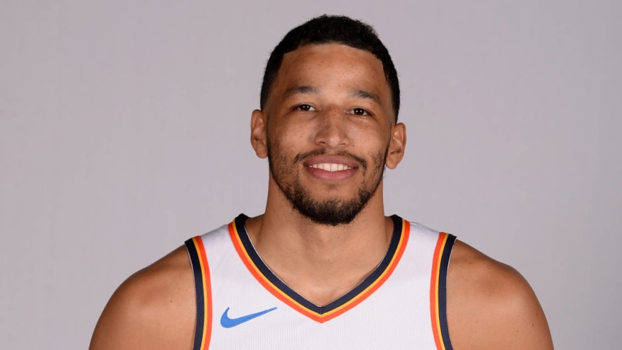 Andre Roberson gets standing ovation from Thunder teammates in return ...