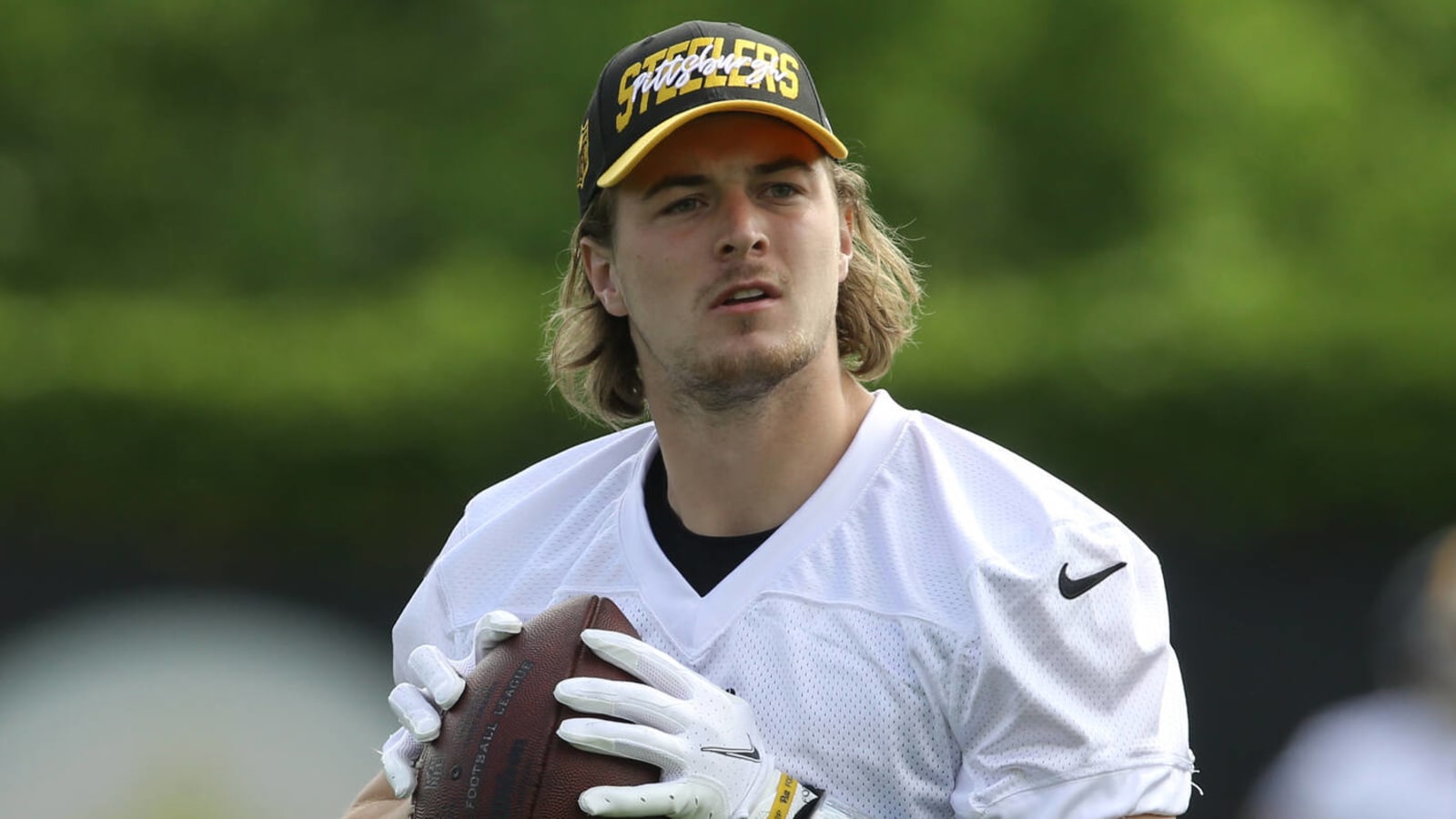 QB Kenny Pickett on role with Steelers: 'I just love playing' | Yardbarker