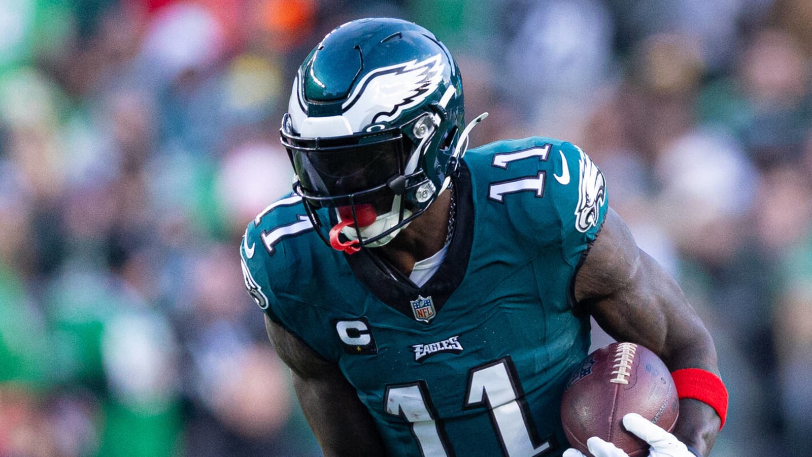 A.J. Brown organizes outside-the-box team-building effort for ...