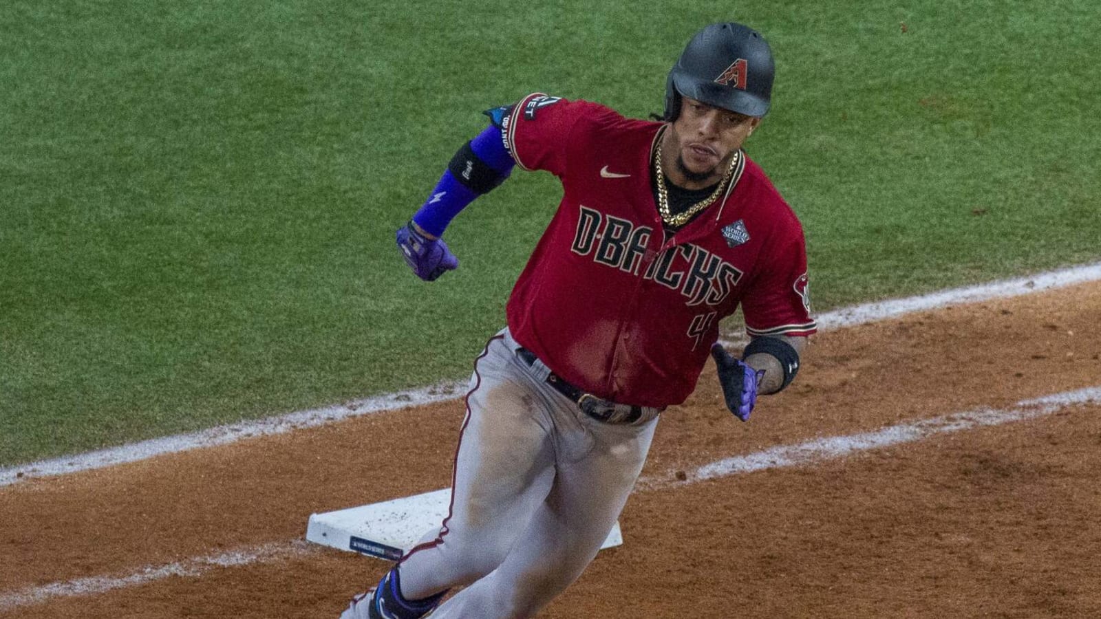 Watch: Diamondbacks 2B Ketel Marte ties postseason streak | Yardbarker