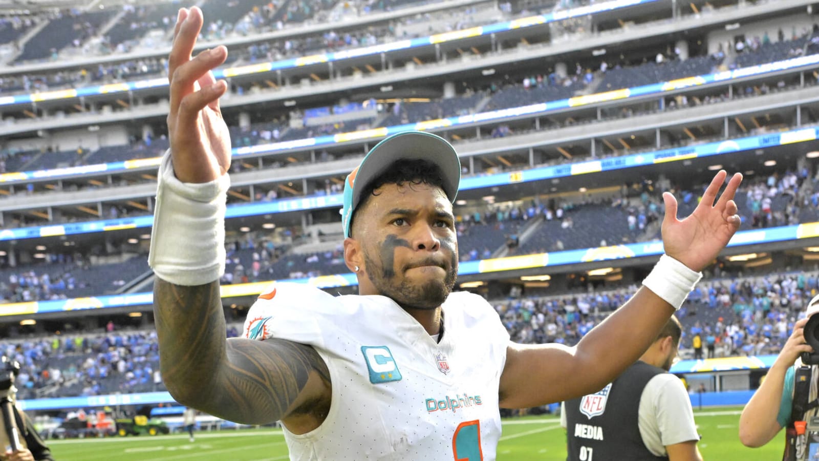 Dolphins star compares Tua Tagovailoa to future Hall of Famer | Yardbarker