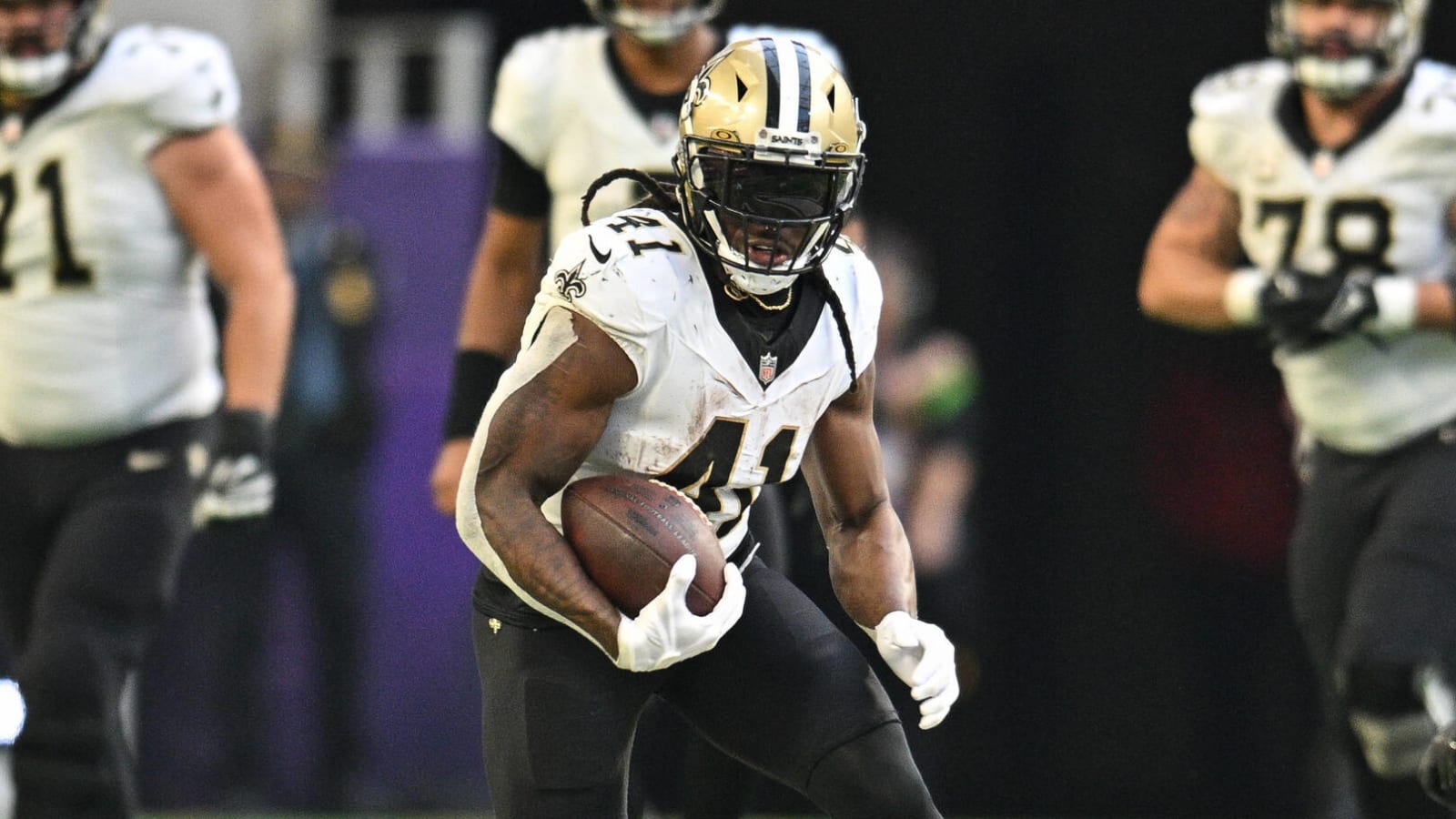 NFL sideline worker reportedly suffered big injuries in collision with ...