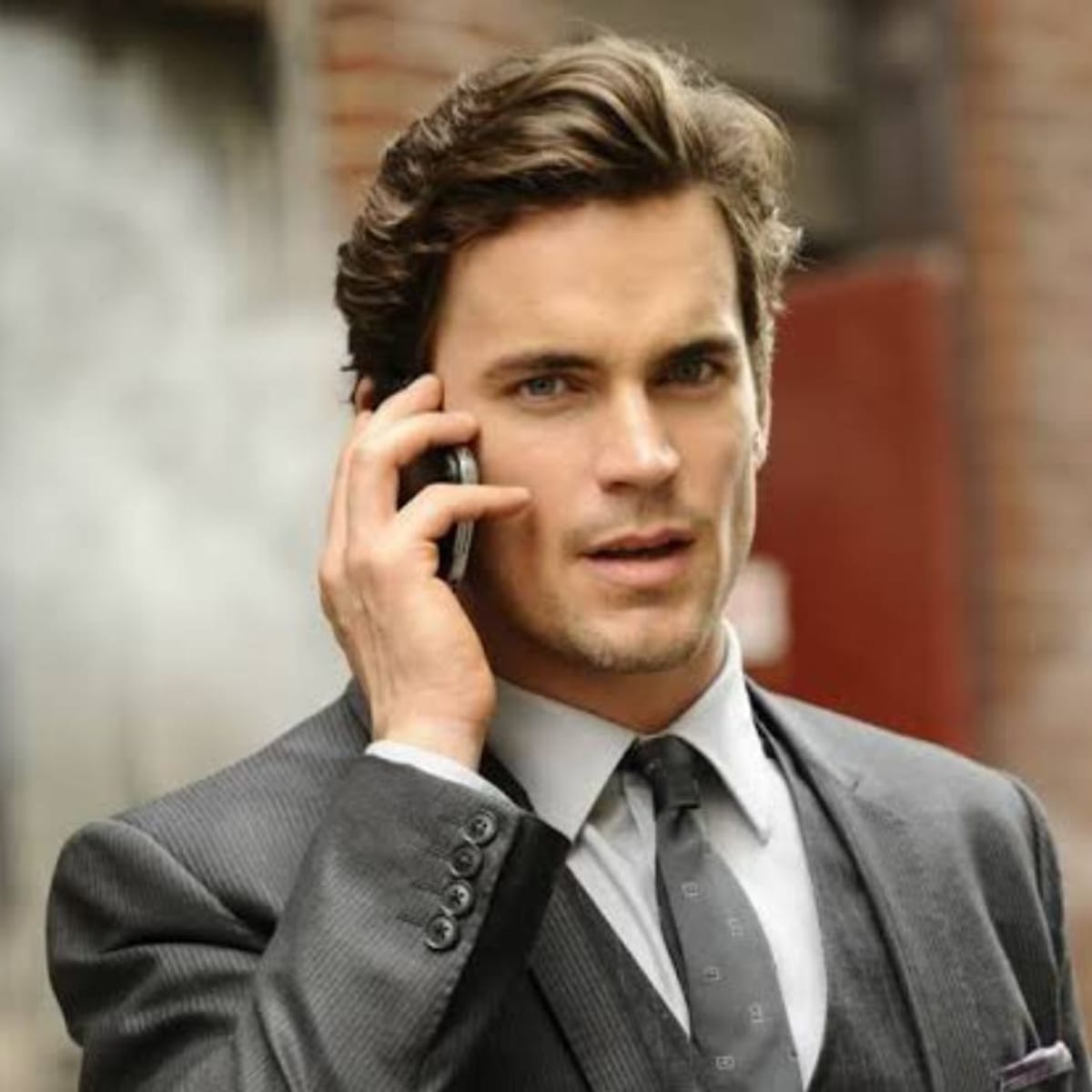Neal Caffrey Strohoed Neal Caffrey Walking It Out :)