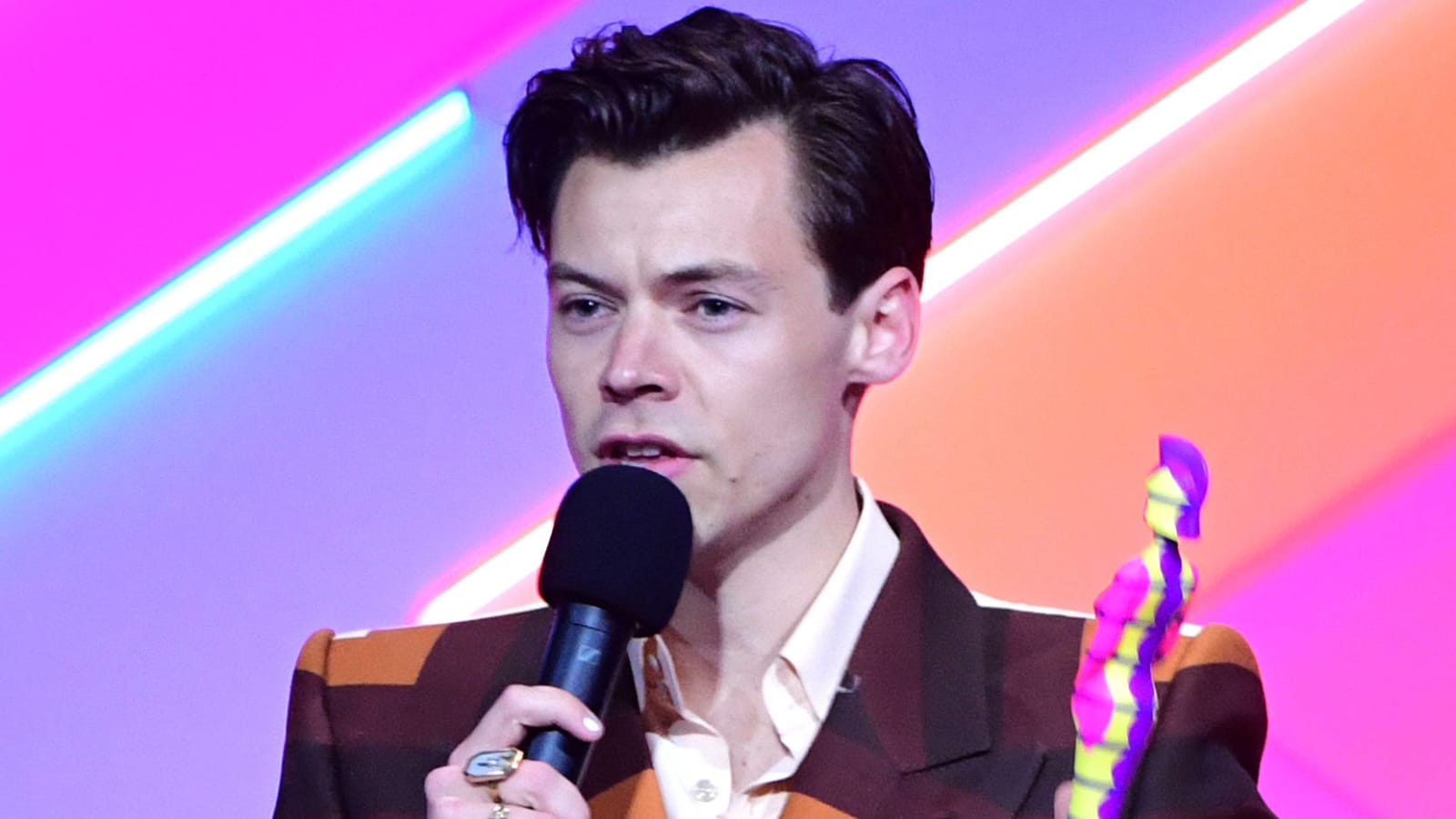 Harry Styles explains meaning of 'Watermelon Sugar' during Nashville ...