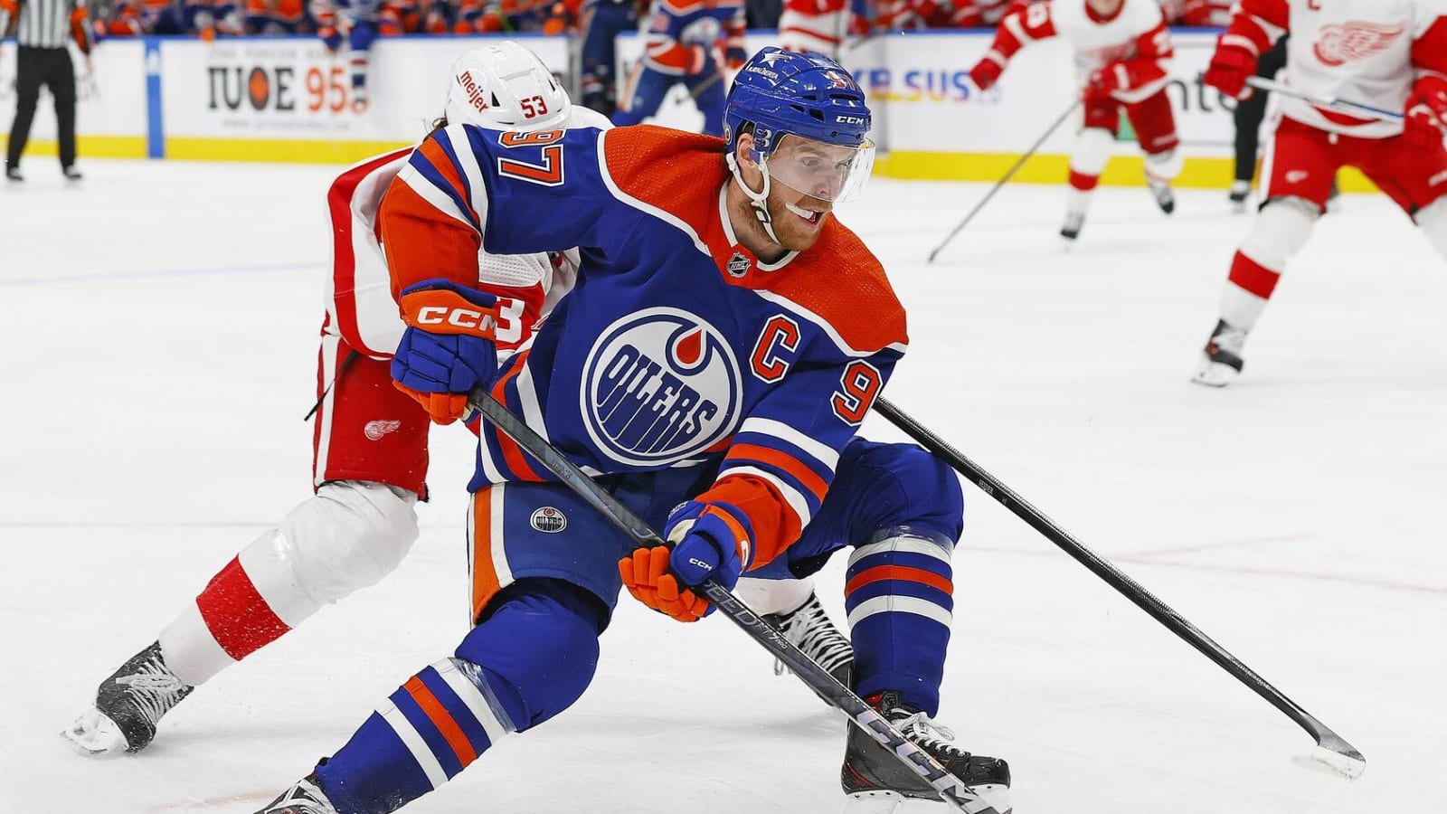 Huge game from Connor McDavid leads Oilers past Wings despite uneven ...