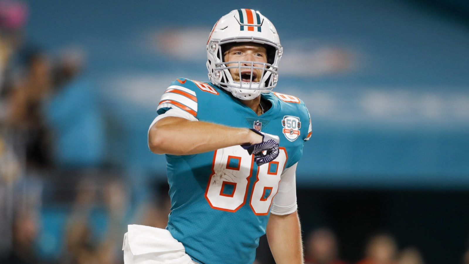 Patriots' Mike Gesicki humorously alludes to Mac Jones rumors | Yardbarker