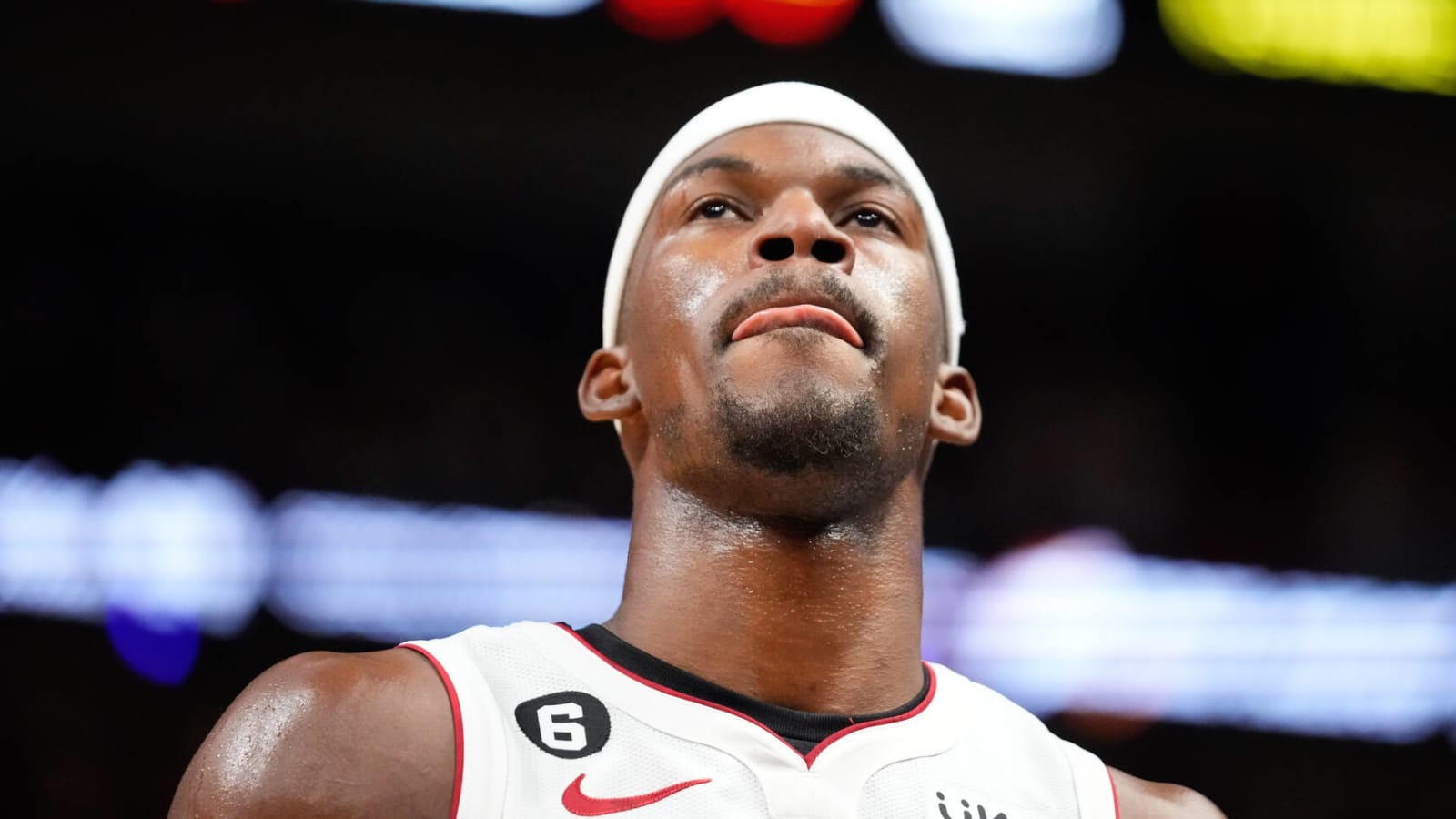 Jimmy Butler's return lifts Heat to 2-1 series lead | Yardbarker