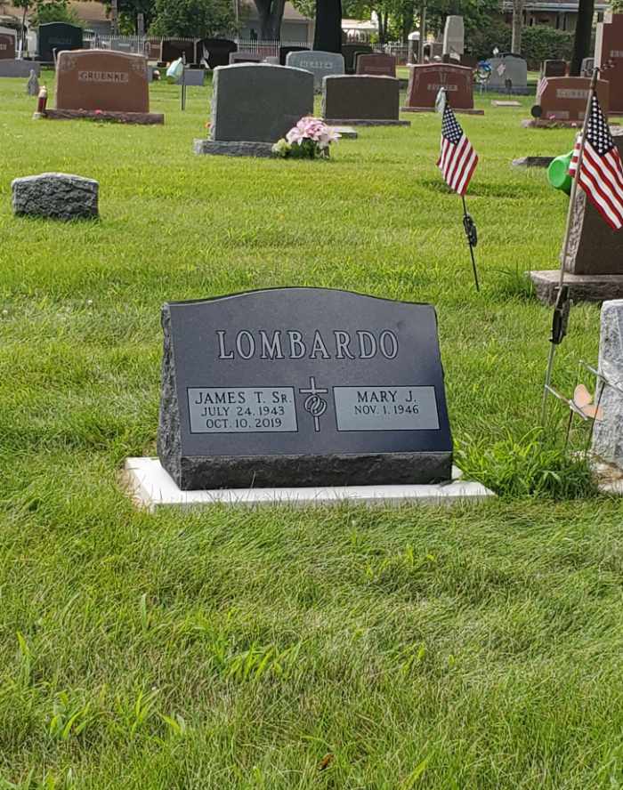 Slant Memorials Gallery | Sheboygan Monument & Stone Works