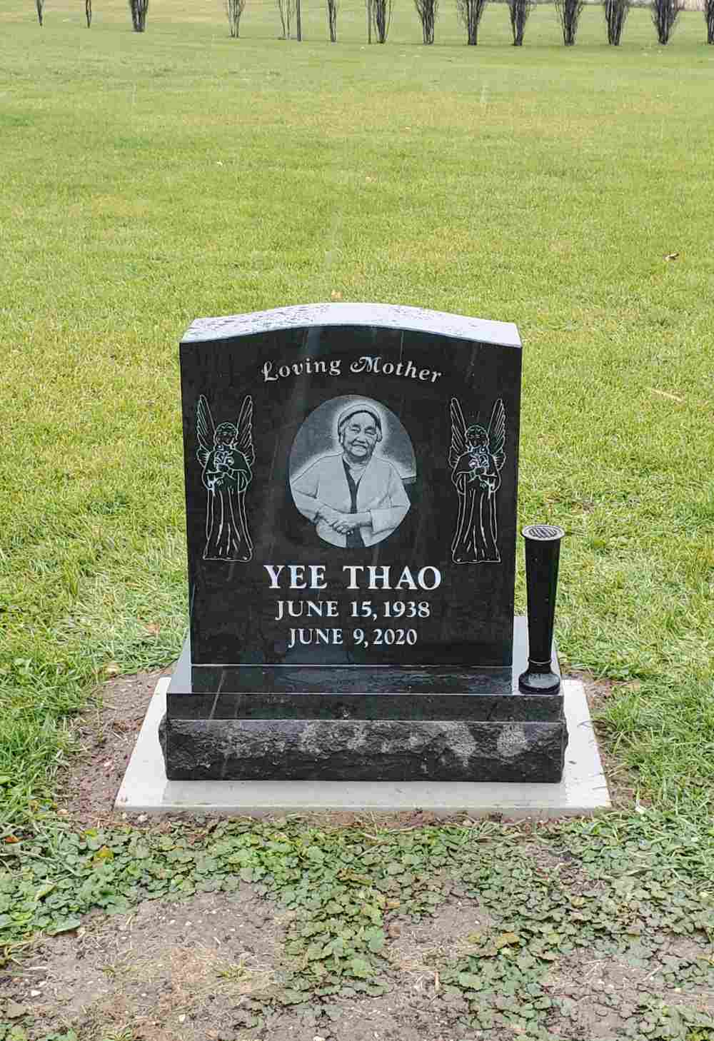 Upright Memorials Gallery | Sheboygan Monument & Stone Works