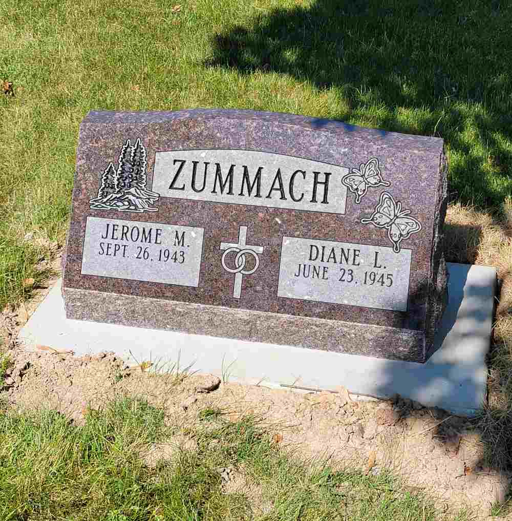 Slant Memorials Gallery | Sheboygan Monument & Stone Works