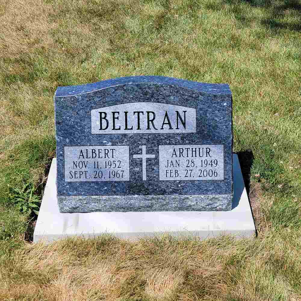 Slant Memorials Gallery | Sheboygan Monument & Stone Works