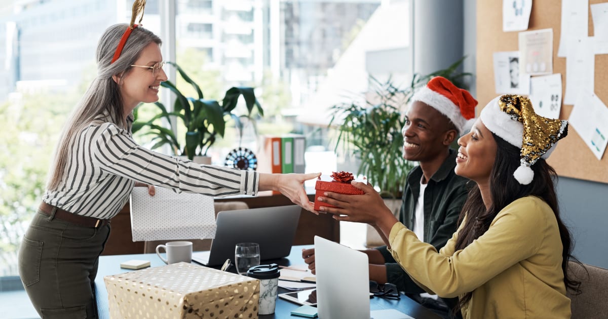 Business Holiday Gift-Giving Guide | ZenBusiness