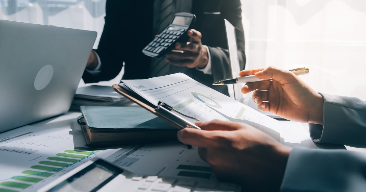 Financial company names: Original Examples & Tips | ZenBusiness