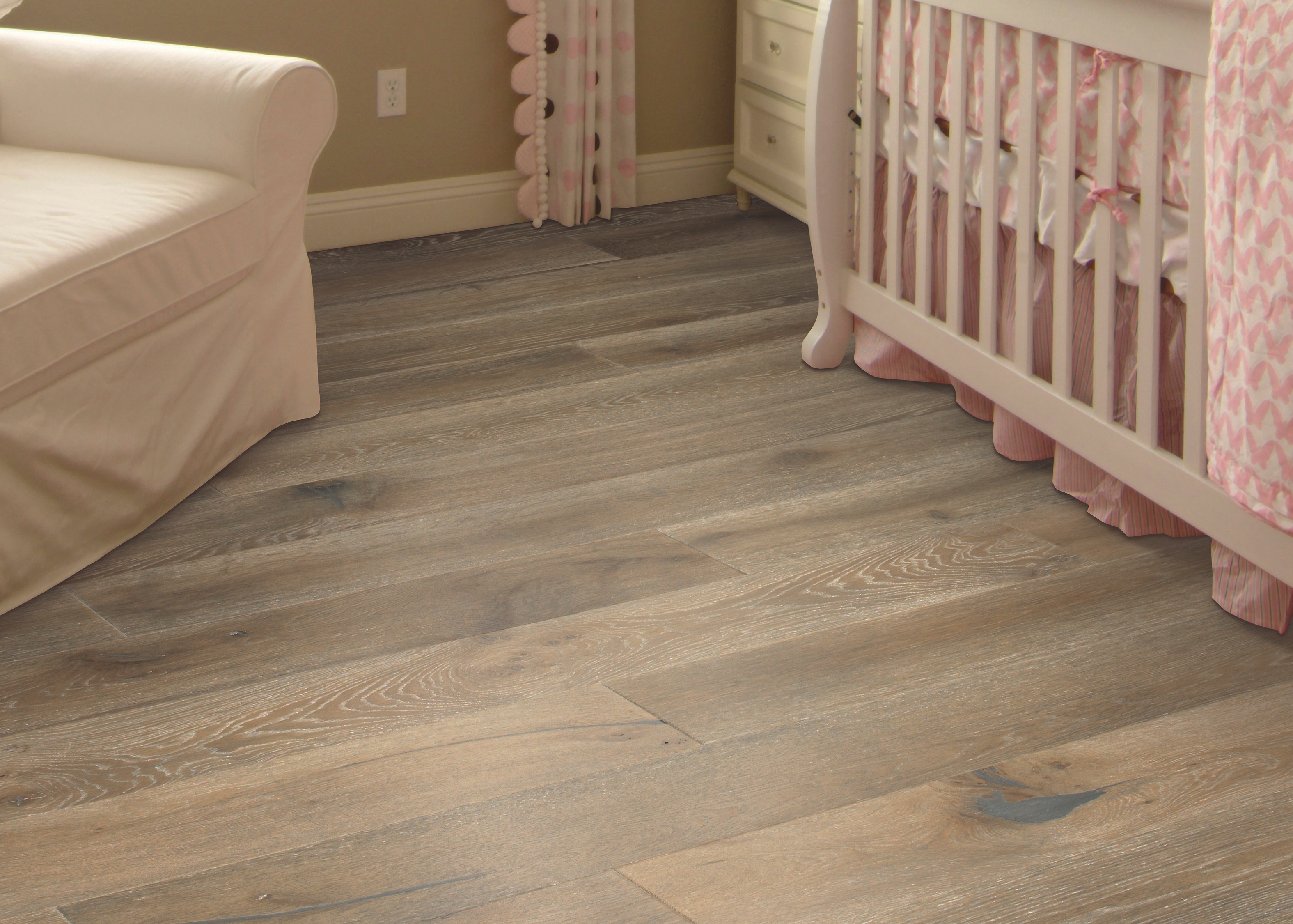 Mohawk - Artiquity - Medieval Oak from Znet Flooring