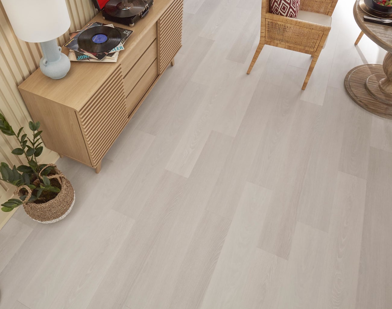 Mohawk SolidTech Premier - Watercrest Isle - Chantilly | SDP52-403