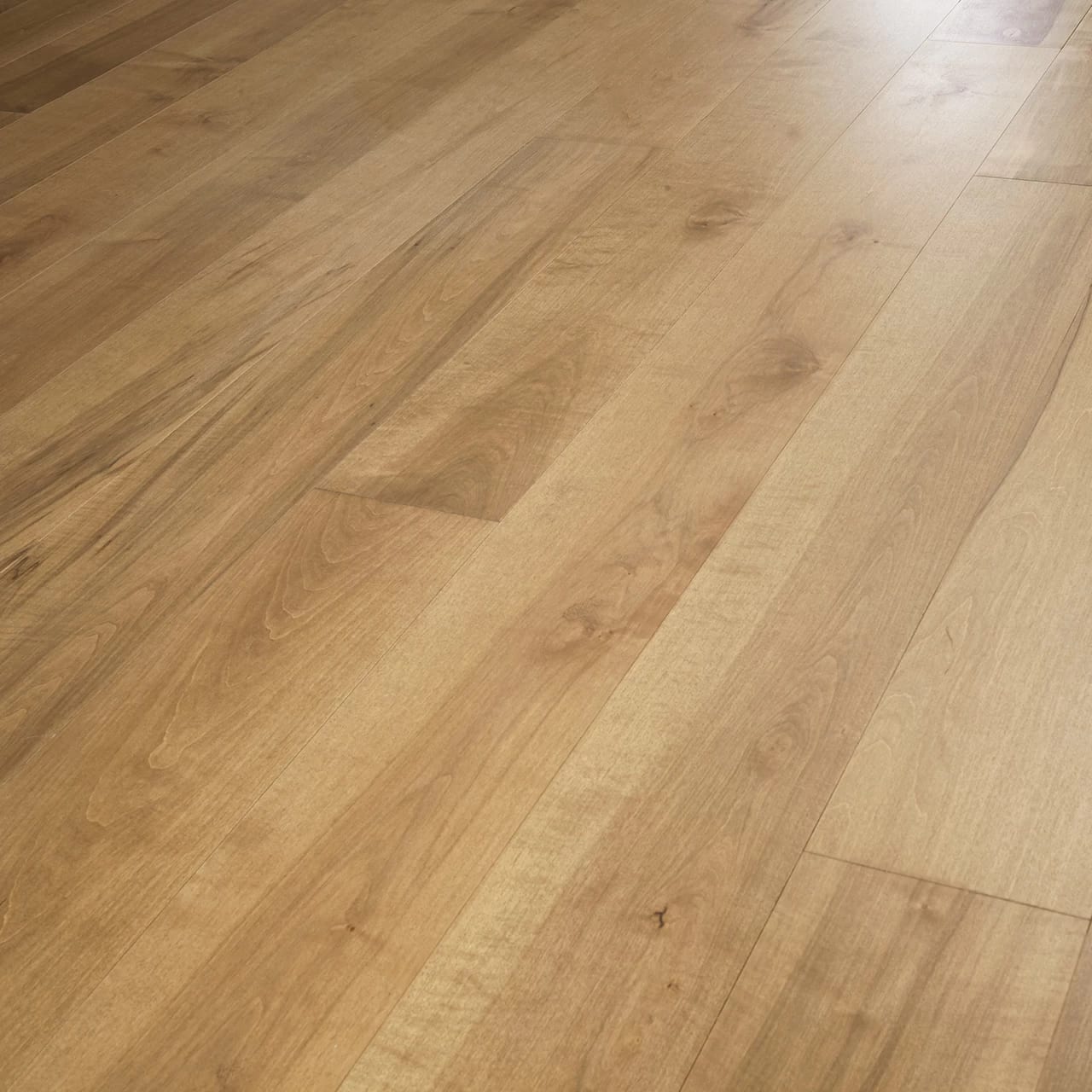 Mohawk UltraWood Plus - Myerwood Park - Honey Brown Maple | WED20-03